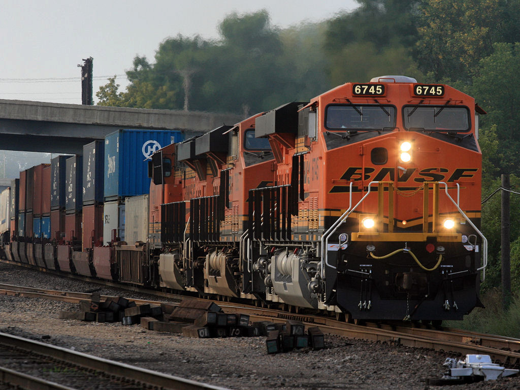 BNSF 6745